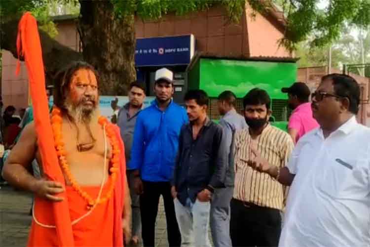 ताजमहल में जगद्गुरु परमहंस दास को क्यों नहीं मिला प्रवेष जानिए